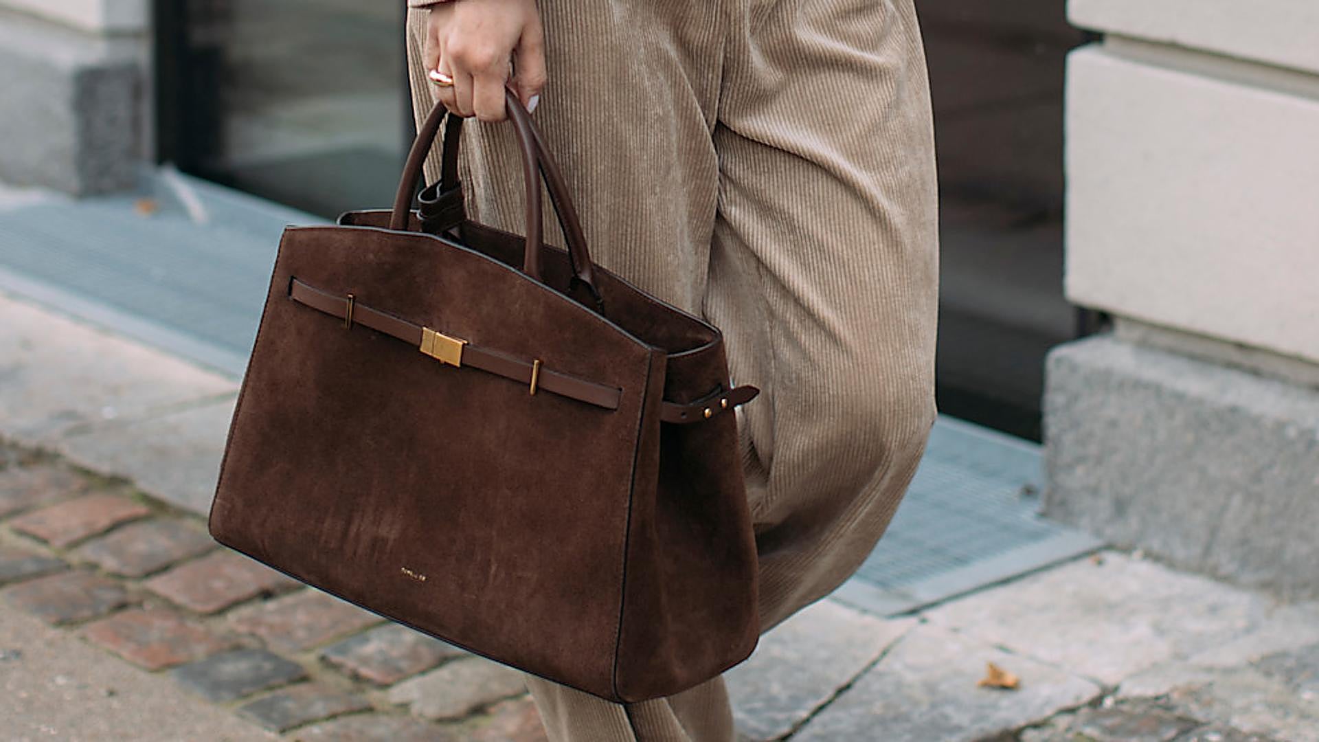 Bolsos de ante, el complemento estrella de este otoño para llevar en cualquier ocasión | Mujerhoy